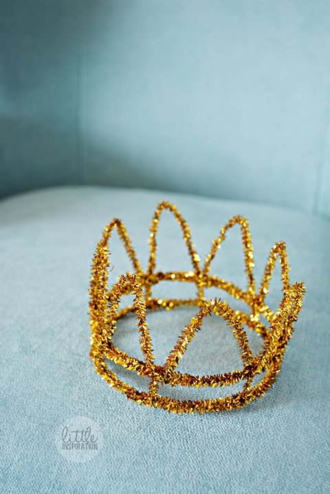 DIY Photo Prop Crown » Little Inspiration