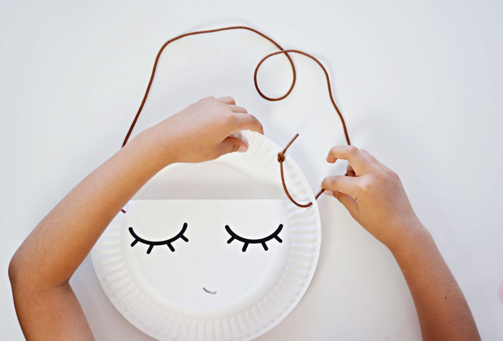 Kid Craft: Paper Plate Purse » Little Inspiration